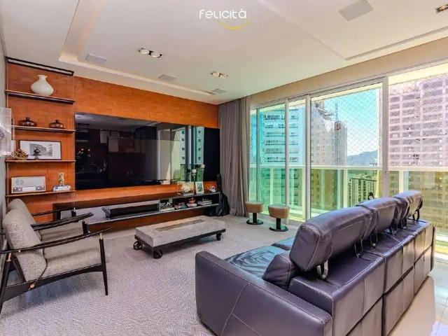 Apartamento para Venda em Balneário Camboriú/SC Centro 3 Quartos