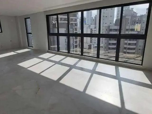 Apartamento para Venda em Balneário Camboriú/SC Centro 3 Quartos
