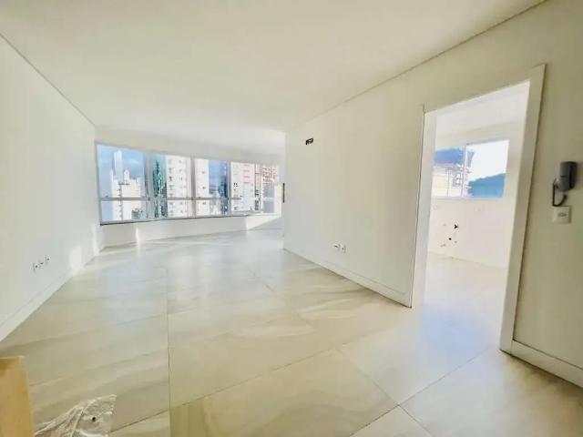 Apartamento para Venda em Balneário Camboriú/SC Centro 3 Quartos