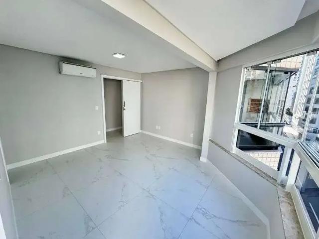 Apartamento para Venda em Balneário Camboriú/SC Centro 3 Quartos