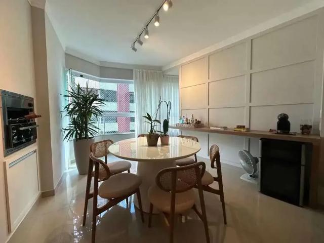 Apartamento para Venda em Balneário Camboriú/SC Centro 3 Quartos