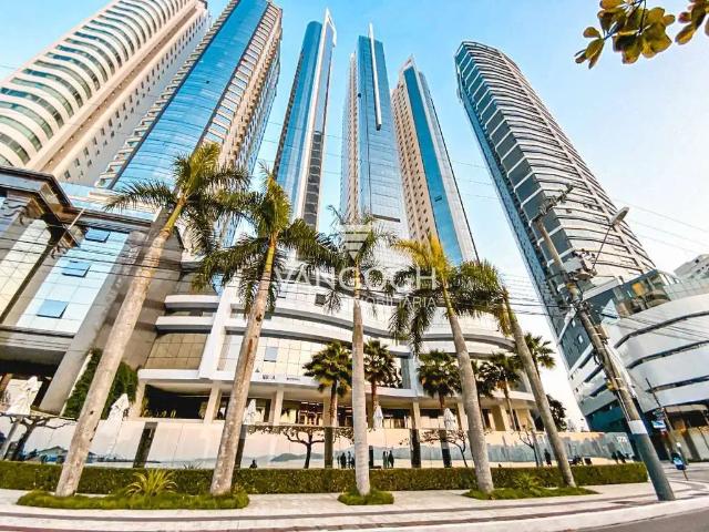 Apartamento para Venda em Balneário Camboriú/SC Frente do Mar 4 Quartos
