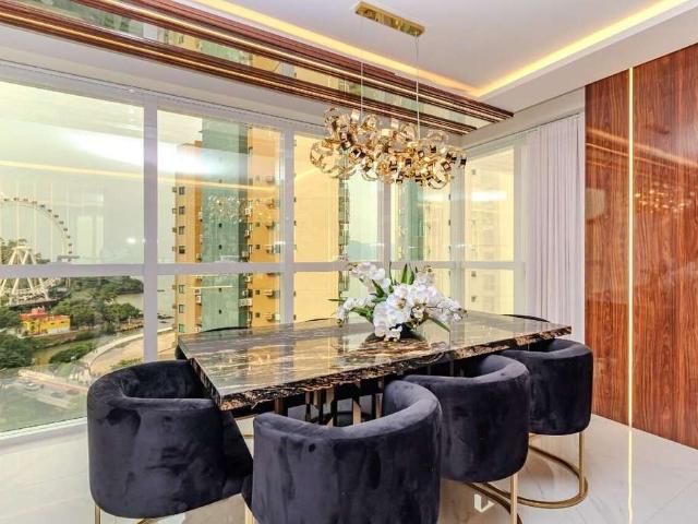 Apartamento para Venda em Balneário Camboriú/SC Pioneiros 4 Quartos