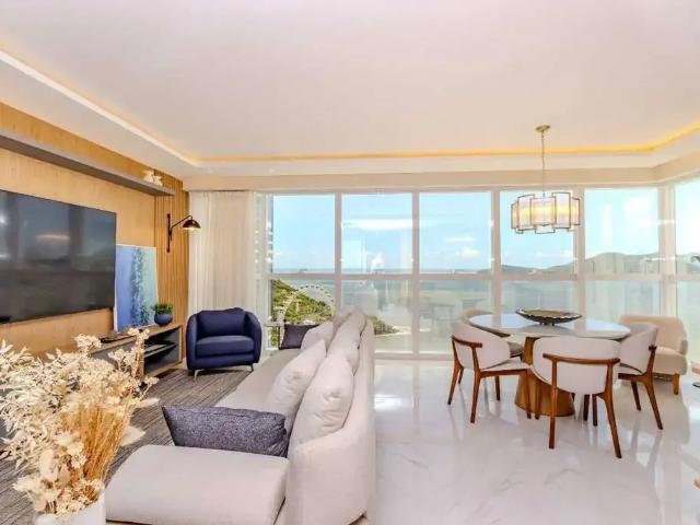 Apartamento para Venda em Balneário Camboriú/SC Pioneiros 4 Quartos