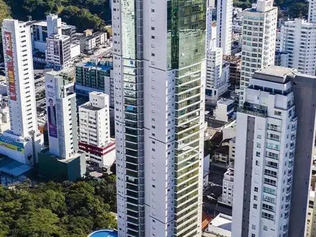 Apartamento para Venda em Balneário Camboriú/SC Pioneiros 4 Quartos