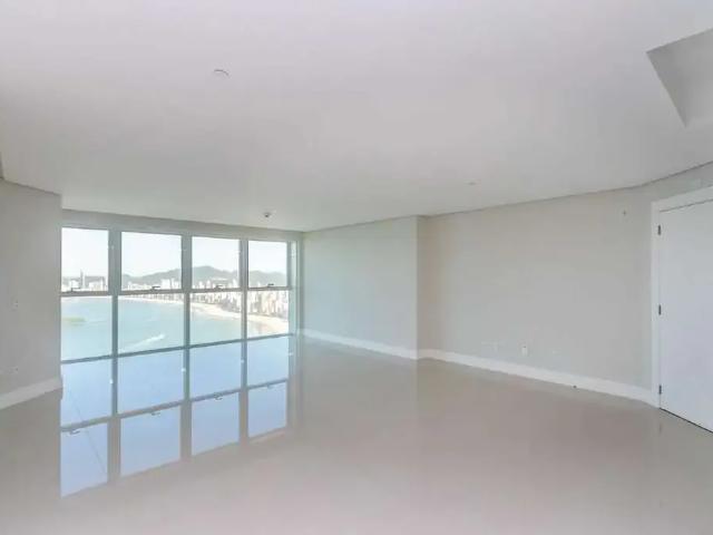 Apartamento para Venda em Balneário Camboriú/SC Pioneiros 3 Quartos