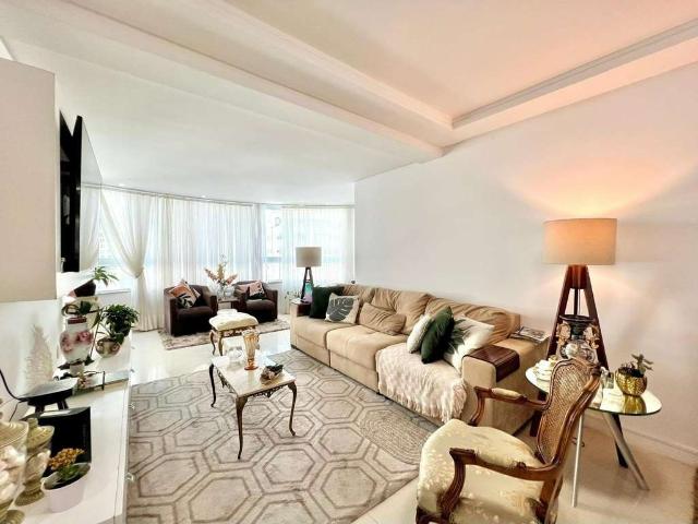 Apartamento para Venda em Balneário Camboriú/SC Pioneiros 3 Quartos