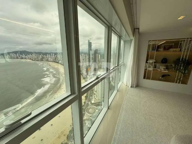 Apartamento para Venda em Balneário Camboriú/SC Pioneiros 3 Quartos