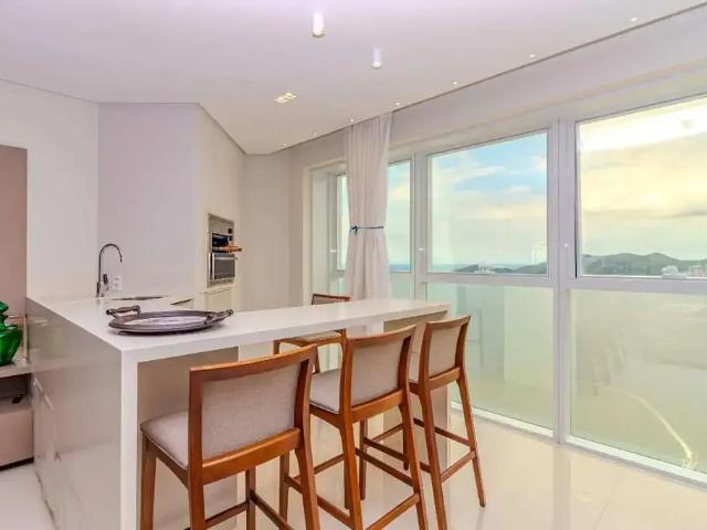 Apartamento para Venda em Balneário Camboriú/SC Pioneiros 3 Quartos