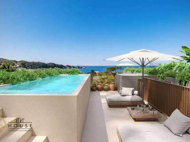 Apartamento para Venda em Balneário Camboriú/SC Praia do Estaleiro 3 Quartos