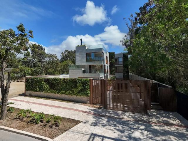 Apartamento para Venda em Balneário Camboriú/SC Praia do Estaleiro 3 Quartos