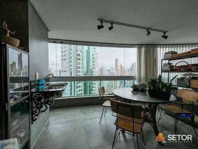 Apartamento para Venda em Balneário Camboriú/SC Quadra Mar 3 Quartos
