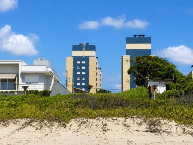 Apartamento para Venda em Balneário Piçarras/SC Centro 2 Quartos
