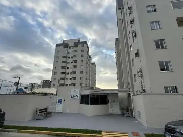 Apartamento para Venda em Balneário Piçarras/SC Itacolomi 2 Quartos