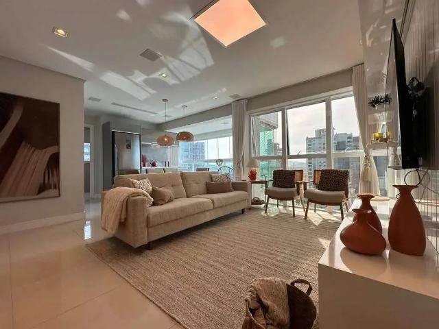 Apartamento para Venda em Balneário Piçarras/SC Itacolomi 3 Quartos