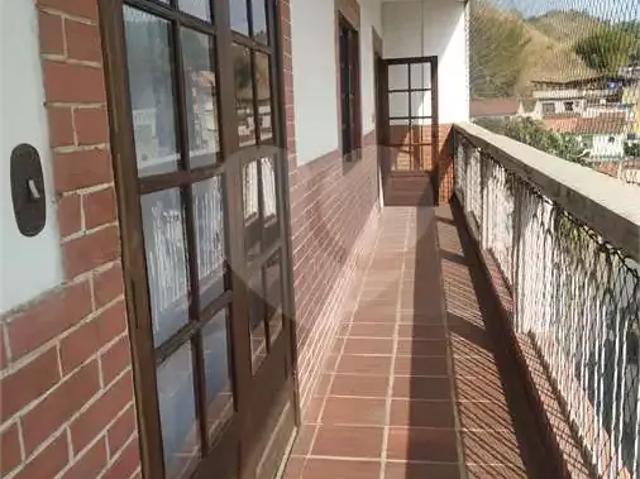 Apartamento para Venda em Barra Mansa/RJ Centro 4 Quartos