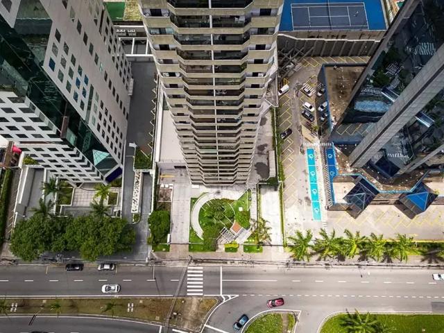Apartamento para Venda em Barueri/SP Alphaville Empresarial 3 Quartos