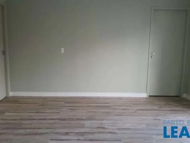 Apartamento para Venda em Barueri/SP Alphaville 2 Quartos
