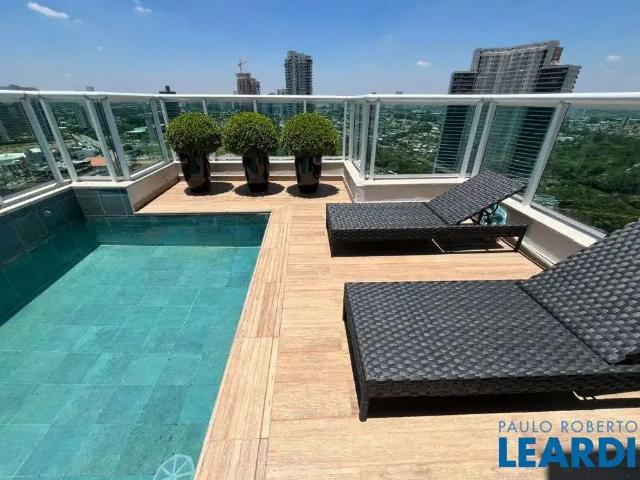 Apartamento para Venda em Barueri/SP Alphaville 3 Quartos