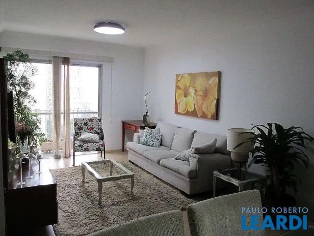 Apartamento para Venda em Barueri/SP Alphaville 3 Quartos