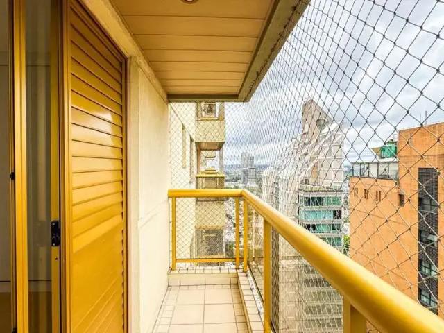 Apartamento para Venda em Barueri/SP Alphaville 3 Quartos