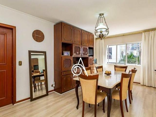 Apartamento para venda em Batel de 181.00m² com 4 Quartos, 2 Suites e 2 Garagens