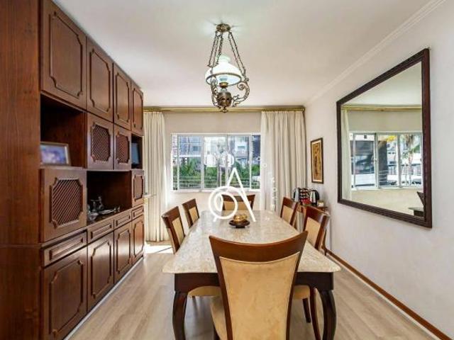 Apartamento para venda em Batel de 181.00m² com 4 Quartos, 2 Suites e 2 Garagens