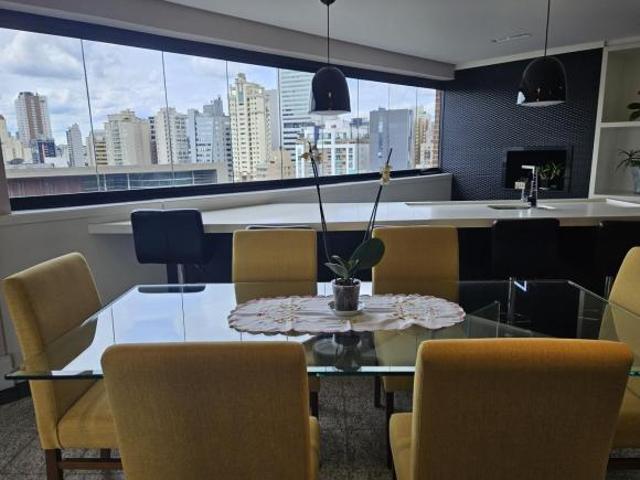 Apartamento para venda em Batel de 261.00m² com 5 Quartos, 4 Suites e 3 Garagens