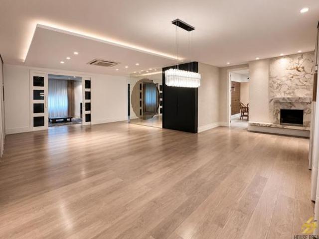 Apartamento para venda em Batel de 344.00m² com 3 Quartos, 3 Suites e 5 Garagens