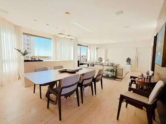 Apartamento para Venda em Belo Horizonte/MG Belvedere 4 Quartos