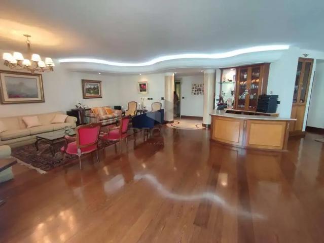 Apartamento para Venda em Belo Horizonte/MG Lourdes 4 Quartos