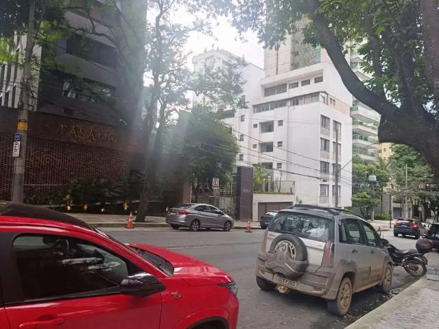 Apartamento para Venda em Belo Horizonte/MG Lourdes 3 Quartos