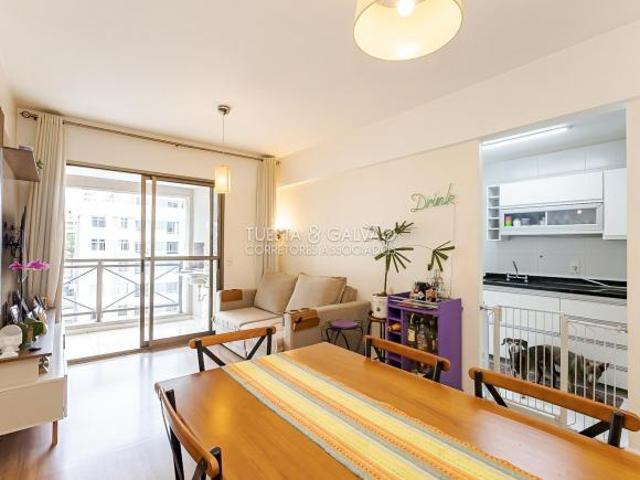 Apartamento para venda em Bigorrilho de 65.00m² com 2 Quartos, 1 Suite e 1 Garagem