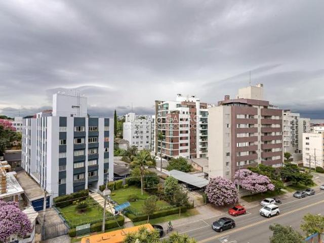 Apartamento para venda em Bigorrilho de 70.00m² com 3 Quartos, 1 Suite e 2 Garagens