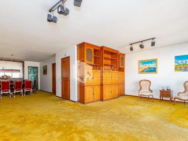 Apartamento para venda em Bom Retiro com 3 quartos, sendo 1 suíte, 254m²