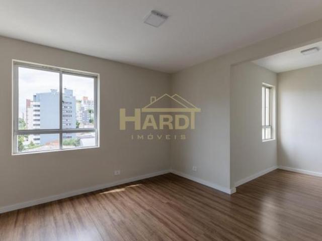 Apartamento para Venda em Curitiba, Centro, 3 dormitórios, 1 suíte, 2 banheiros, 1 vaga