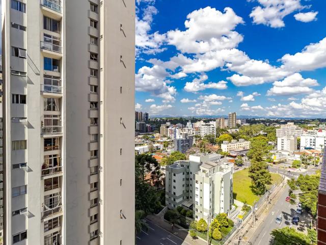 Apartamento para Venda em Curitiba/PR Cabral 3 Quartos