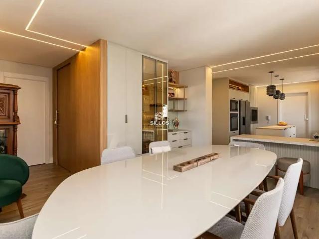 Apartamento para Venda em Curitiba/PR Cabral 3 Quartos