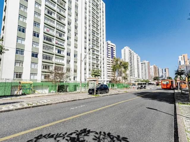 Apartamento para Venda em Curitiba/PR Cabral 3 Quartos
