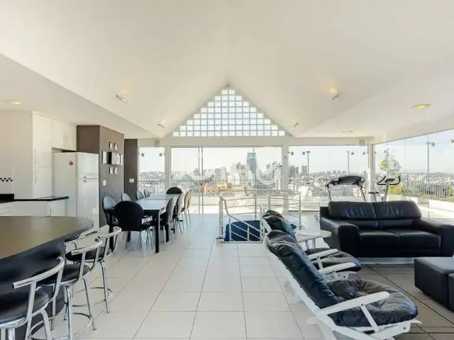 Apartamento para Venda em Curitiba/PR Centro Cívico 4 Quartos