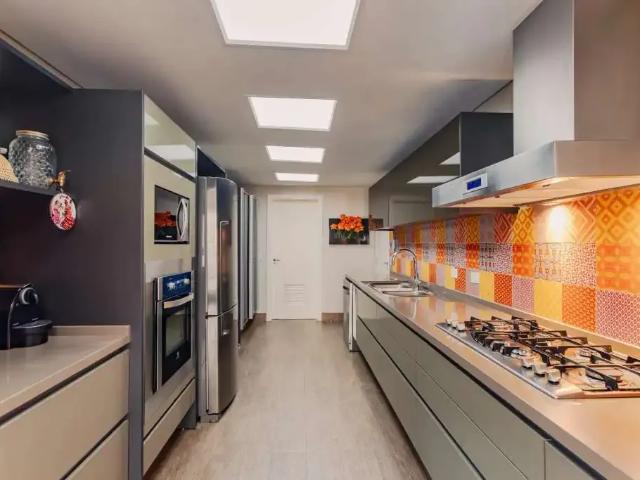 Apartamento para Venda em Curitiba/PR Água Verde 4 Quartos