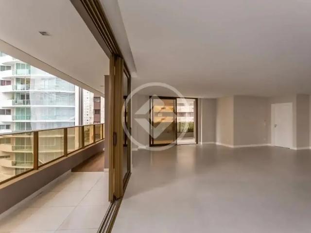 Apartamento para Venda em Curitiba/PR Água Verde 4 Quartos
