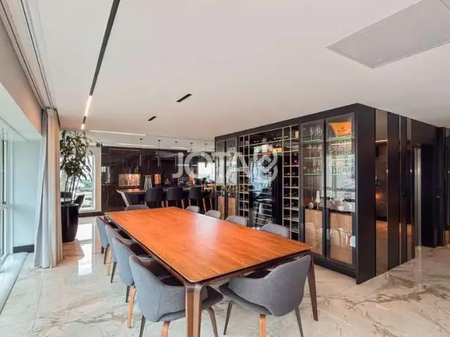 Apartamento para Venda em Curitiba/PR Água Verde 4 Quartos