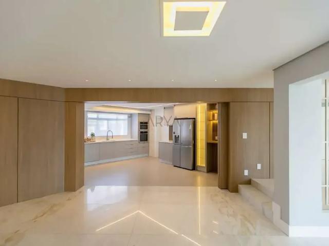 Apartamento para Venda em Curitiba/PR Água Verde 4 Quartos