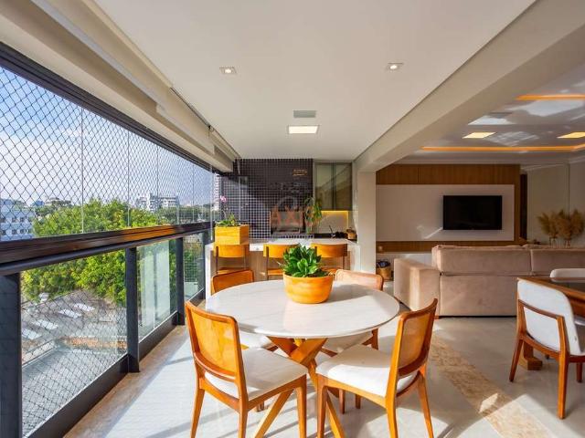 Apartamento para Venda em Curitiba/PR Água Verde 4 Quartos