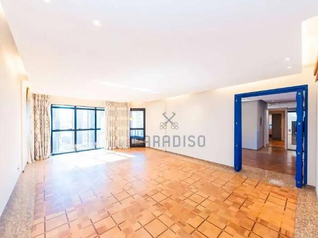 Apartamento para Venda em Curitiba/PR Água Verde 4 Quartos