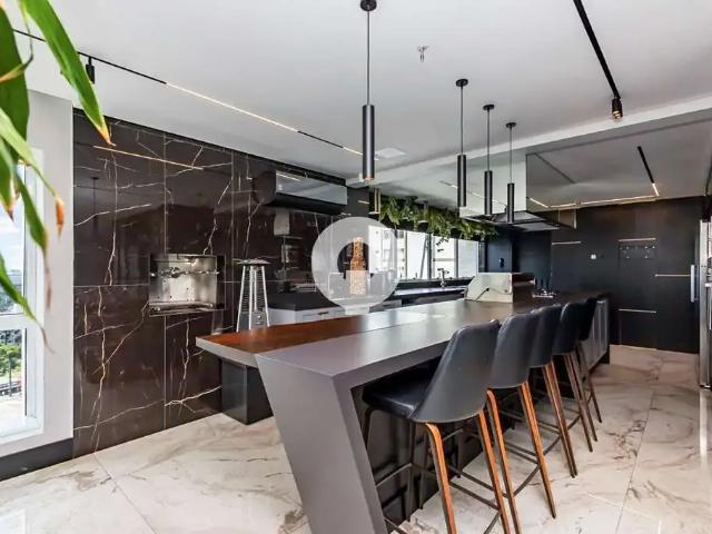 Apartamento para Venda em Curitiba/PR Água Verde 4 Quartos