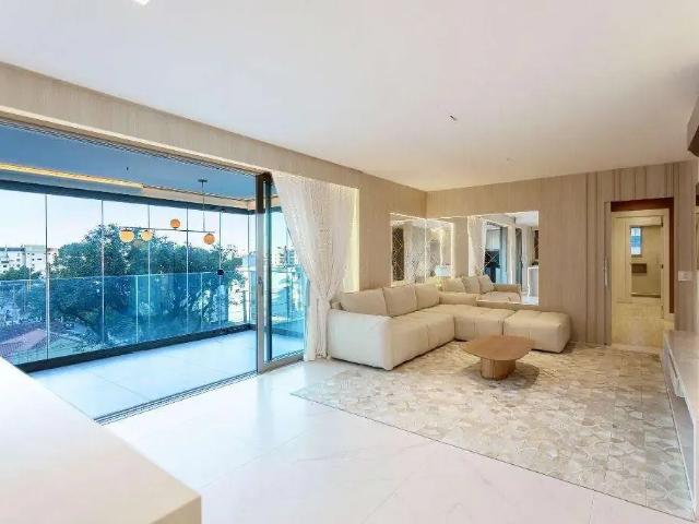 Apartamento para Venda em Curitiba/PR Água Verde 3 Quartos
