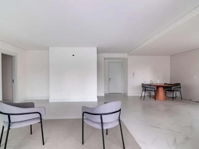 Apartamento para Venda em Curitiba/PR Água Verde 3 Quartos