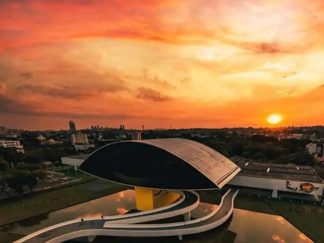 Apartamento para Venda em Curitiba/PR Ahú 2 Quartos